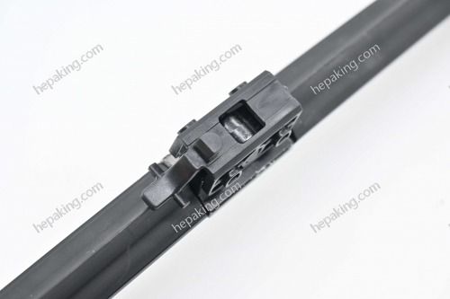 MERCEDES BENZ EQB 專用矽膠水撥1對 21/24, 汽車配件, 其他 - Carousell
