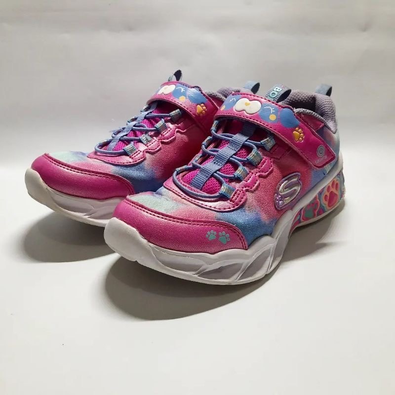 Skechers Pretty Paws Light, Fesyen Wanita, Sepatu di Carousell