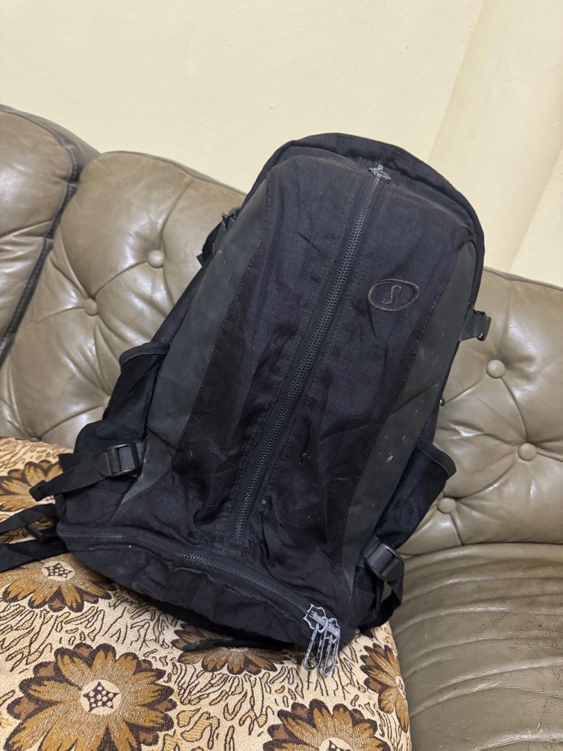 Spalding Outdoor Bag, Sports Equipment, Hiking & Camping on Carousell