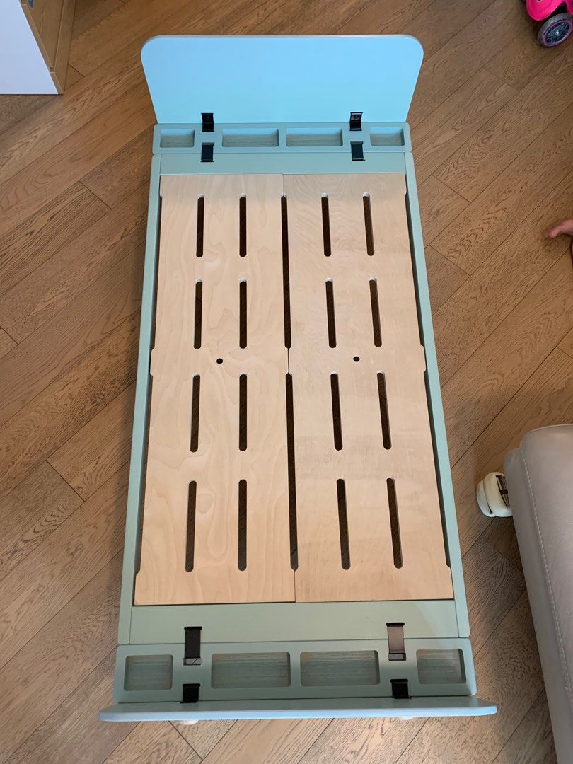 Tavolo Hoppl Bed 連床褥九成新120cm 延長部份配件加埋延長床褥部份$300, 傢俬＆家居, 傢俬, 床架及床褥 - Carousell