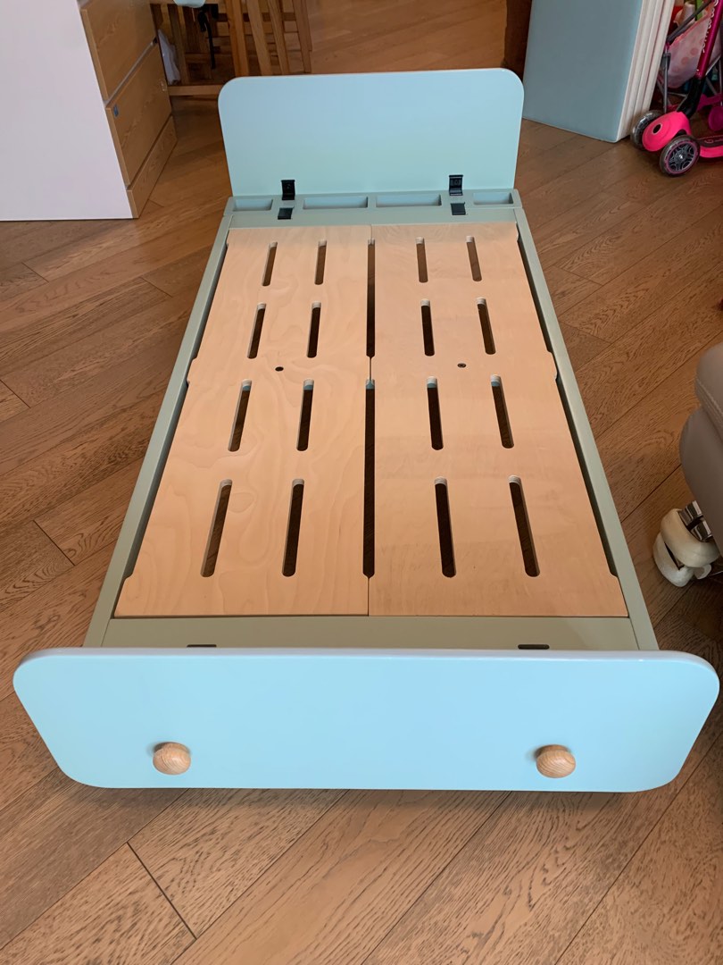 Tavolo Hoppl Bed 連床褥九成新120cm 延長部份配件加埋延長床褥部份$300, 傢俬＆家居, 傢俬, 床架及床褥 - Carousell