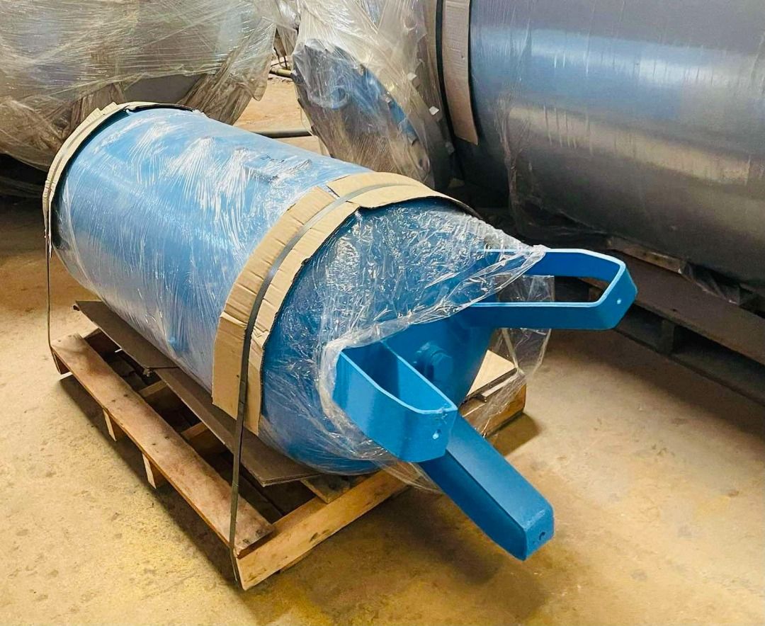 Air Receiver Tank Cap. 1000 Liters, Commercial & Industrial, Industrial ...