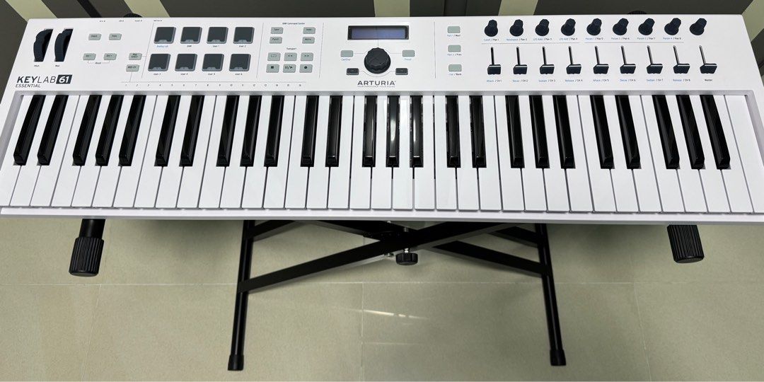 Arturia Kayla’s Essential 61 Keys (White), Hobbies & Toys, Music ...