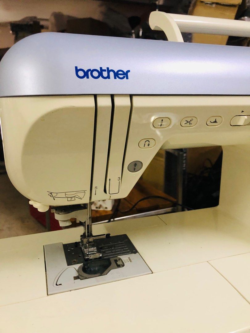 Brother Innovis 1500 Computerised Embroidery Machine, TV & Home ...
