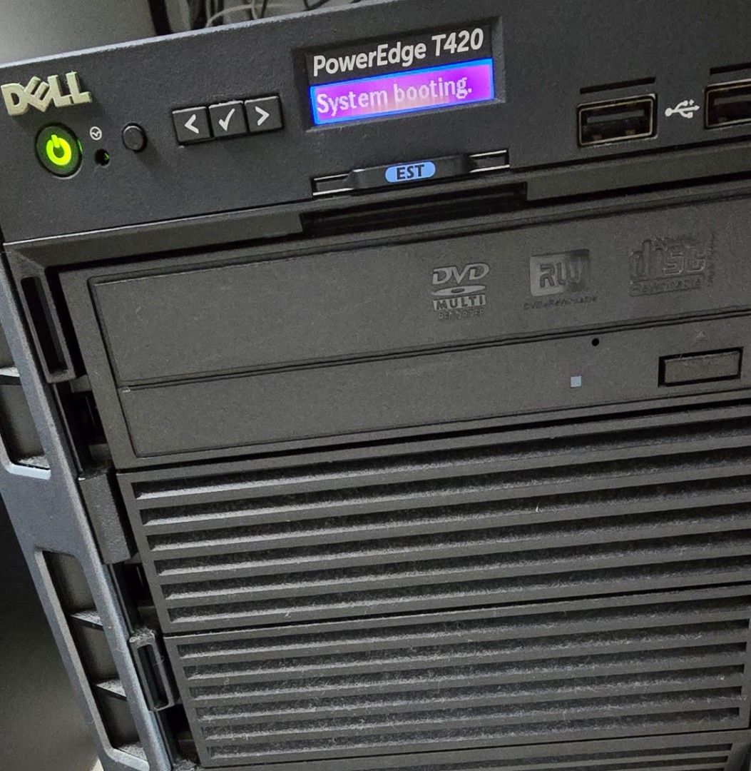 DELL SERVER(伺服器) POWEREDGE T420, 電腦＆科技, 商務用科技產品 - Carousell