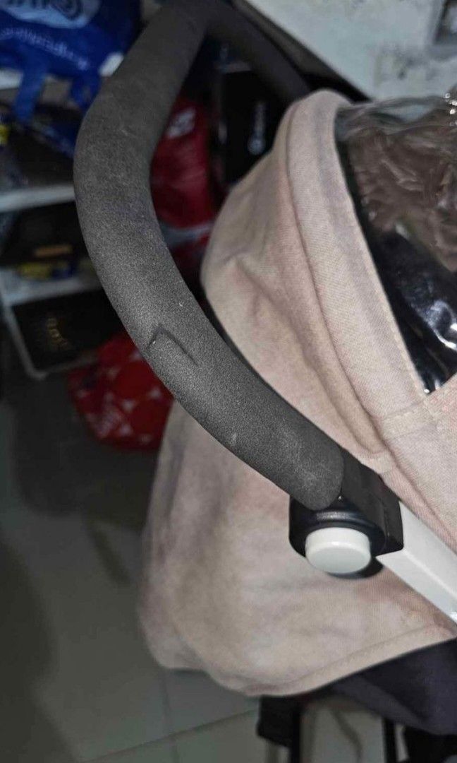 Giant Carrier Bryson, Babies & Kids, Going Out, Strollers on Carousell