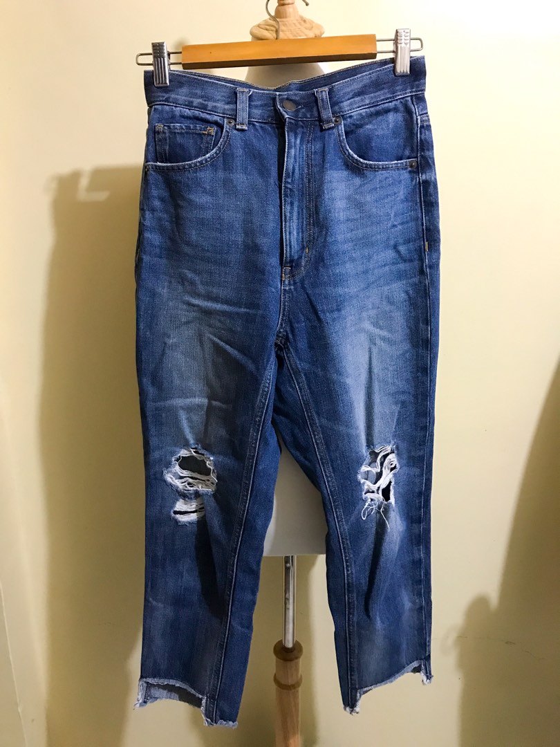 GU HW Tattered Jeans, Women's Fashion, Bottoms, Jeans on Carousell