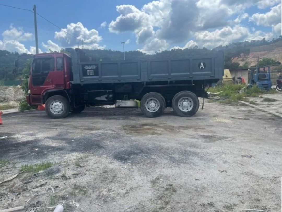 Hino Tipper lorry 10 tayar, Everything Else, Others on Carousell