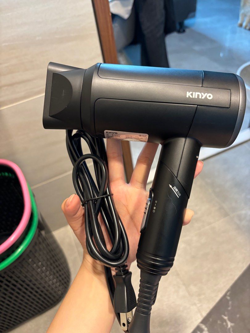 【KINYO】折疊式輕巧負離子吹風機 (KH-9505), 電視及其他電器 , 其他家庭電器在旋轉拍賣