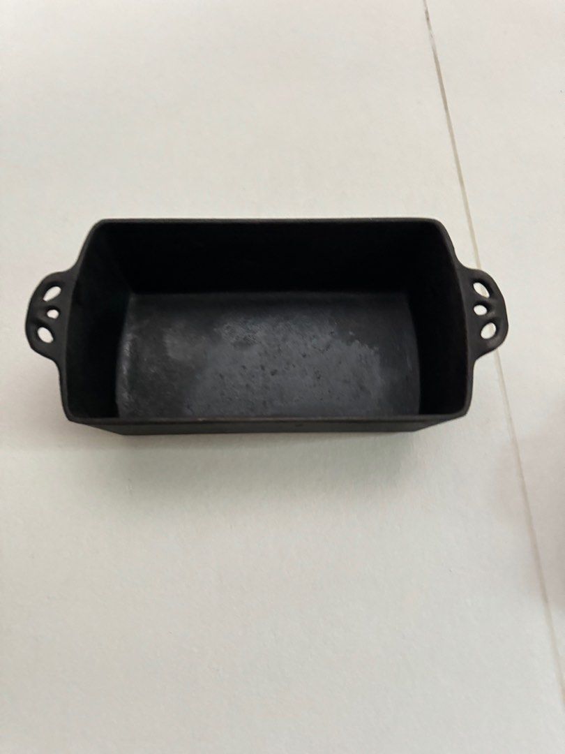 Lodge cast iron loaf pan, Furniture & Home Living, Kitchenware ...