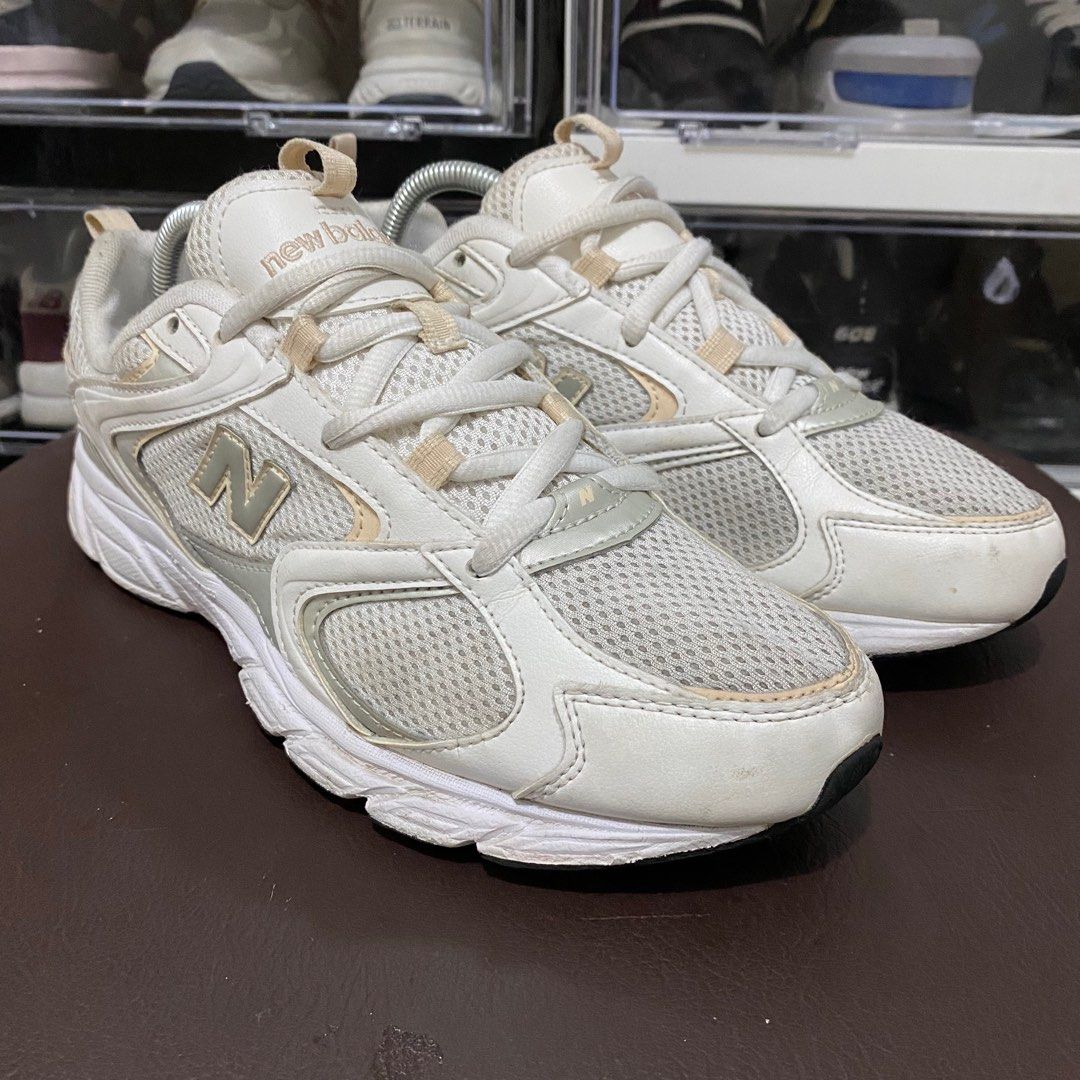 New balance 408 White Running, Fesyen Pria, Sepatu , Sneakers di Carousell
