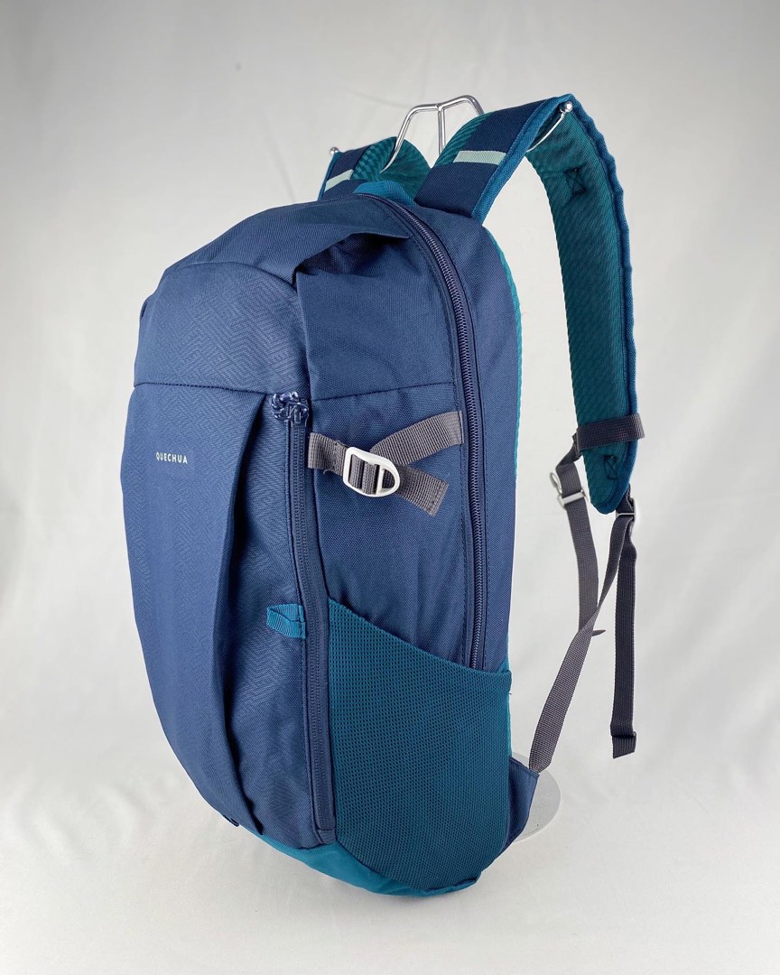 Quechua backpack, Fesyen Pria, Tas & Dompet , Ransel di Carousell