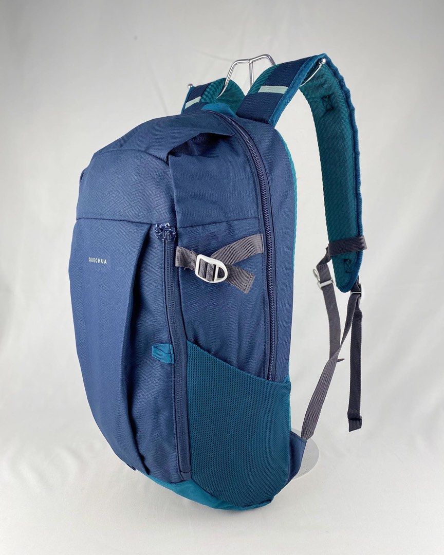 Quechua backpack, Fesyen Pria, Tas & Dompet , Ransel di Carousell