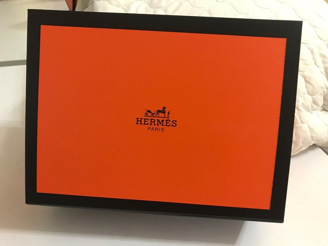 Ready stock: (M) Hermes magnetic gift box art box, Women's Fashion ...