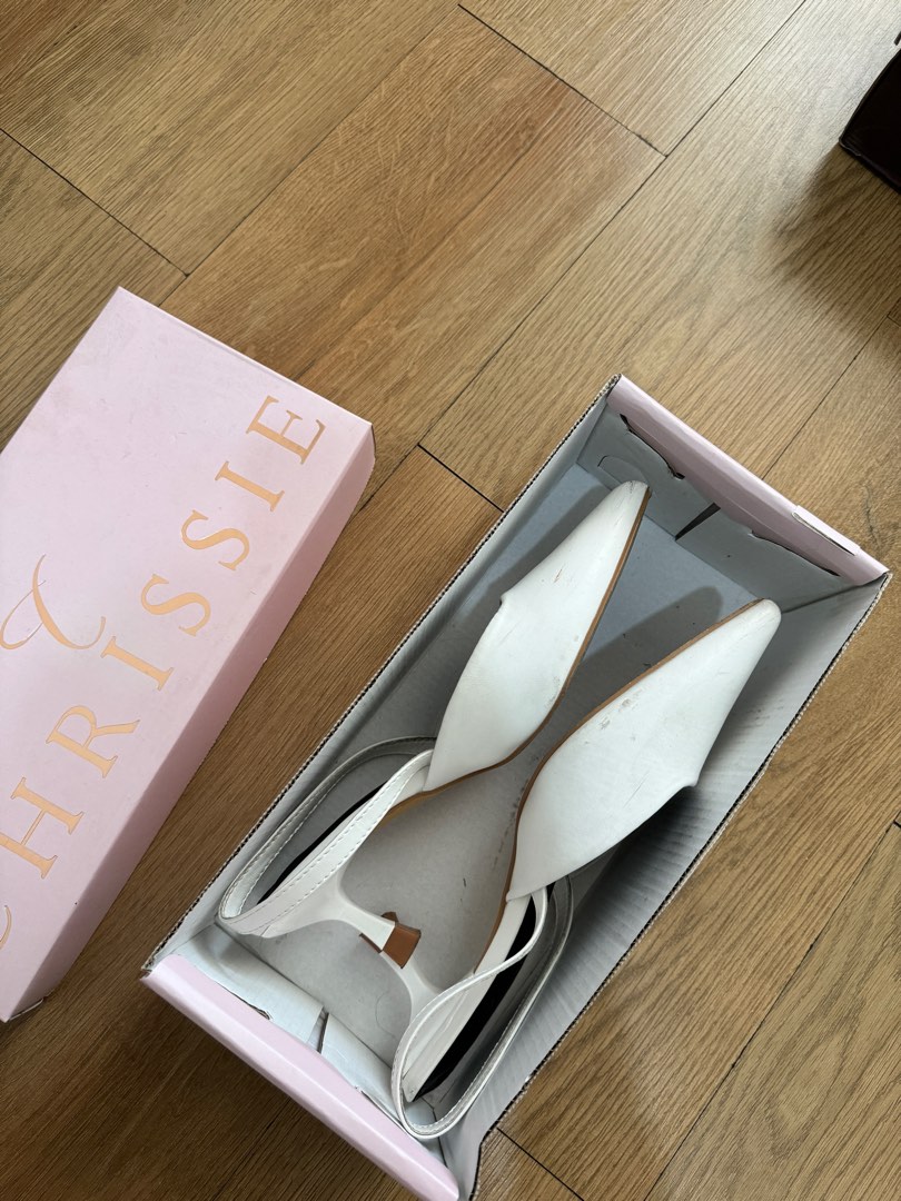 Chrissie Heels Putih Ukuran 37, Fesyen Wanita, Sepatu di Carousell