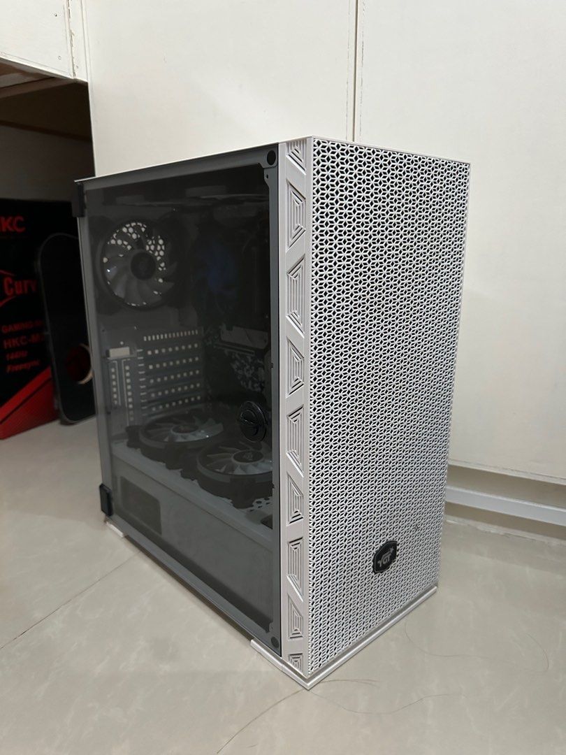 CURVED MONITOR WITH SYSTEM UNIT, Computers & Tech, Desktops on Carousell