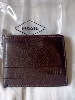 Fossil wallet, Men's Fashion, Watches & Accessories, Wallets & Card ...