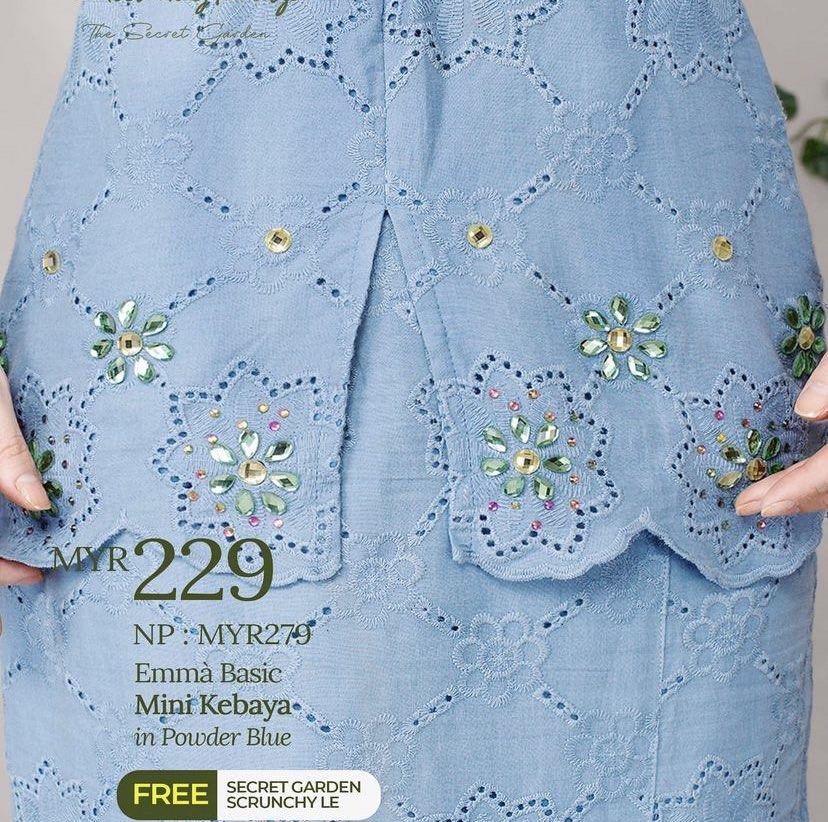 Minaz Kurung Dusty Blue, Women's Fashion, Muslimah Fashion, Baju Kurung ...