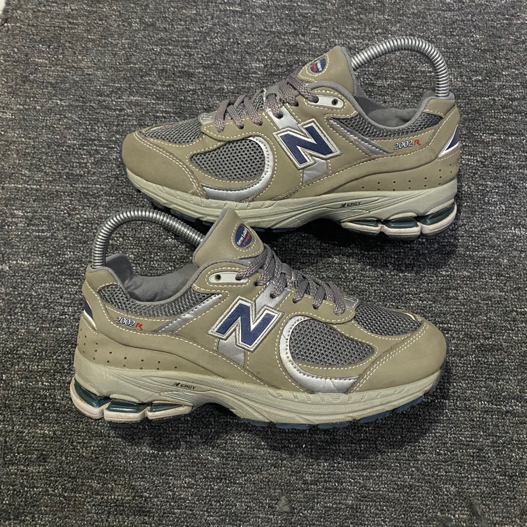 NEW BALANCE 2002R, Women's Fashion, Footwear, Sneakers on Carousell