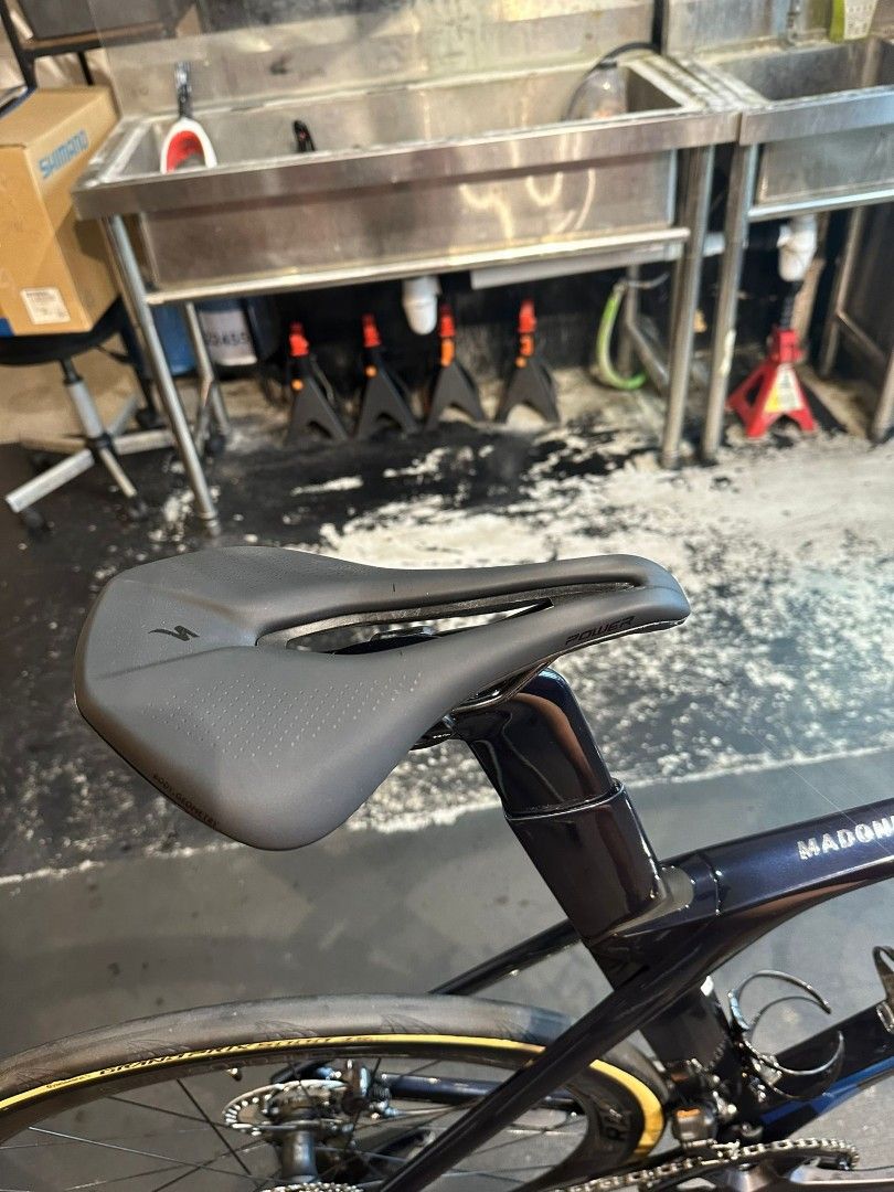 TREK MADONE SL6 2022, Sports Equipment, Bicycles & Parts, Bicycles on ...