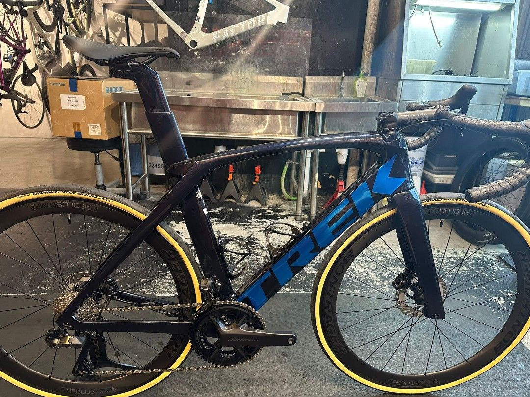 TREK MADONE SL6 2022, Sports Equipment, Bicycles & Parts, Bicycles on ...