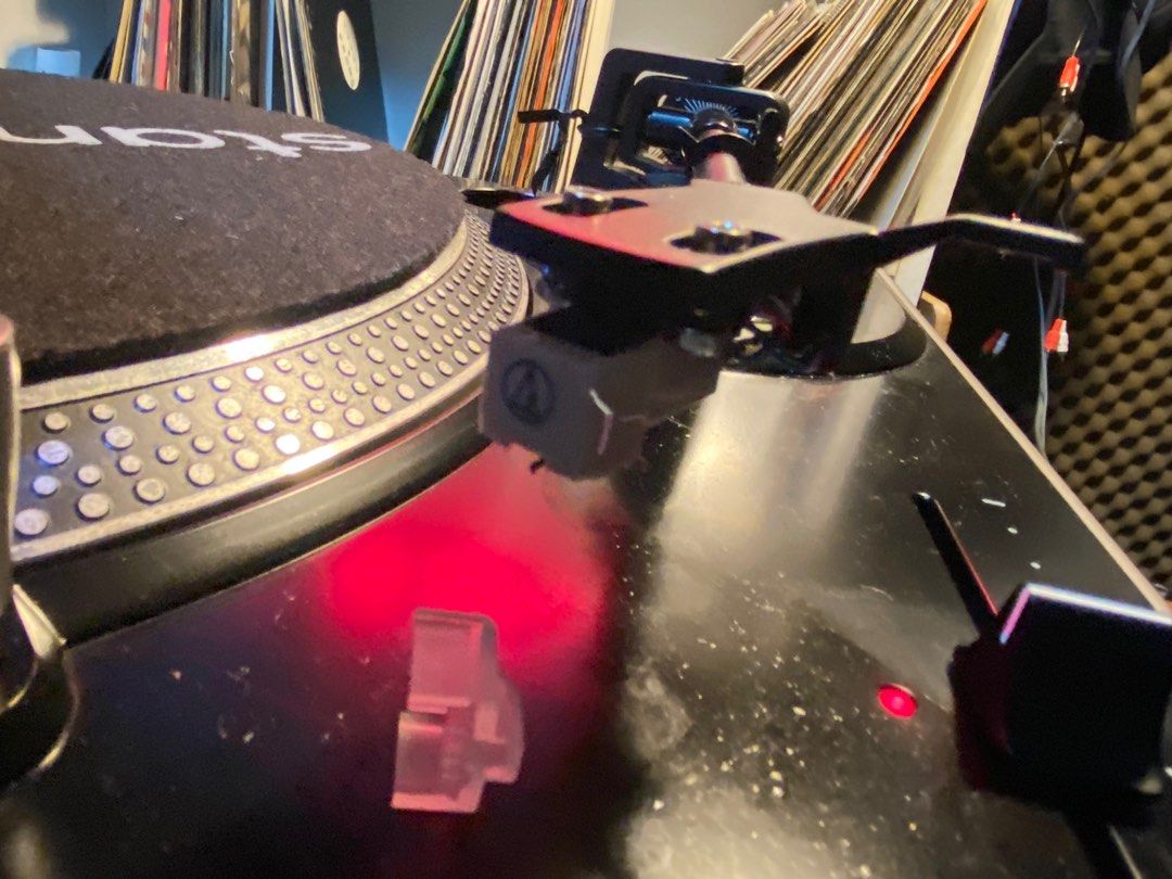 Turntable Stanton T.55, Hobbies & Toys, Music & Media, Vinyls on Carousell