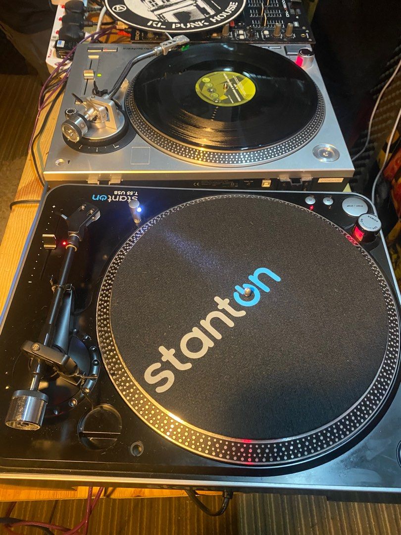 Turntable Stanton T.55, Hobbies & Toys, Music & Media, Vinyls on Carousell