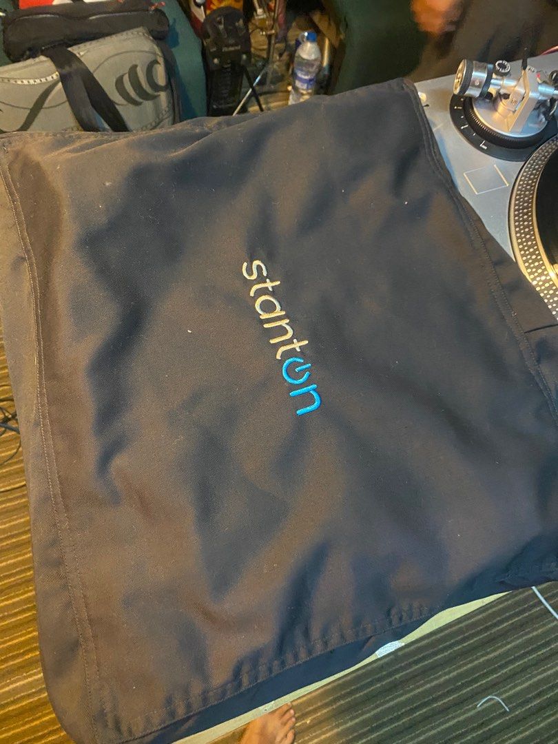 Turntable Stanton T.55, Hobbies & Toys, Music & Media, Vinyls on Carousell