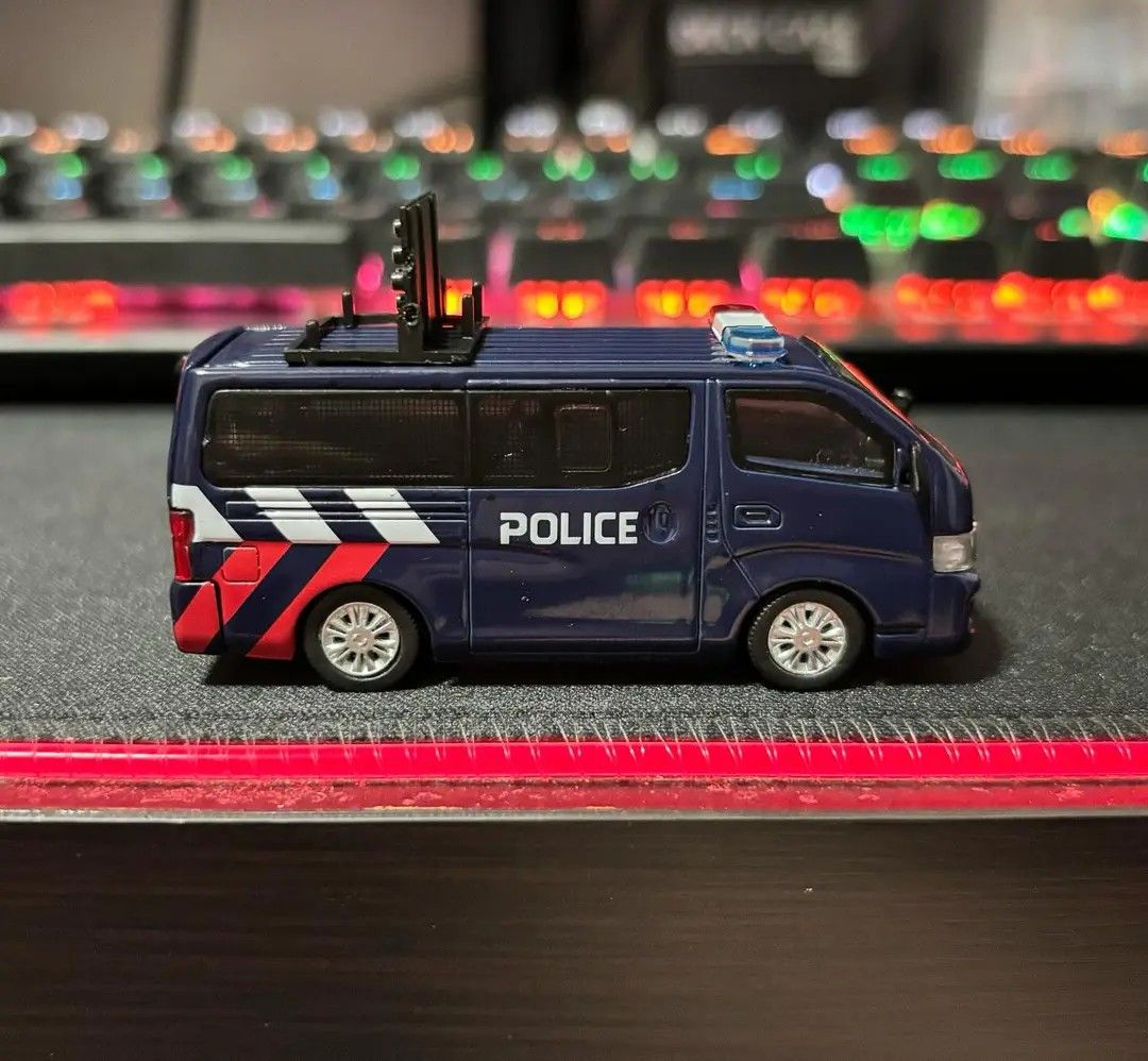 1:64 Singapore police van (PC9126G), Hobbies & Toys, Toys & Games on ...