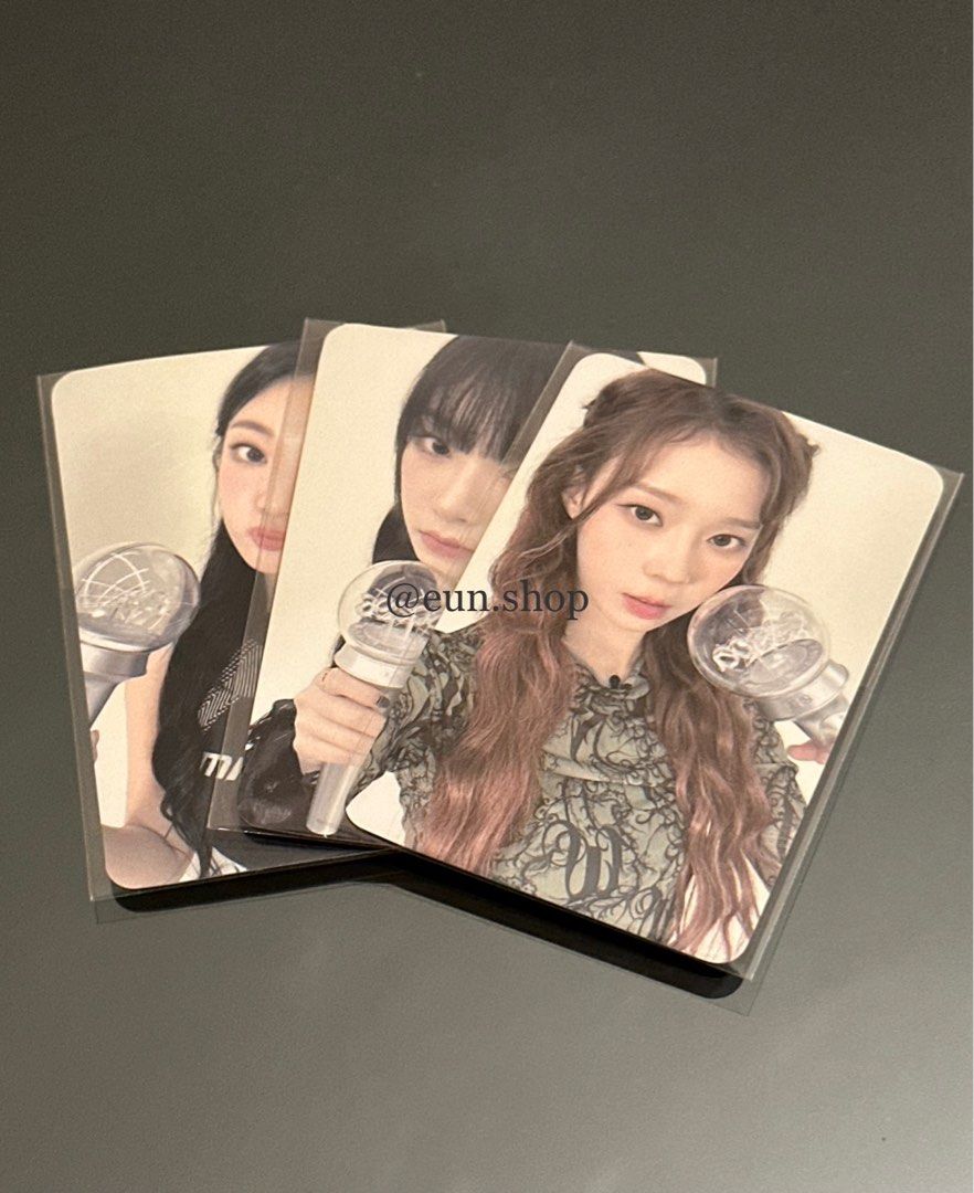 現貨‼️aespa官方應援手燈 aespa香港演唱會 韓星手燈應援棒 aespa小卡, 興趣及遊戲, 收藏品及紀念品, 韓流 - Carousell