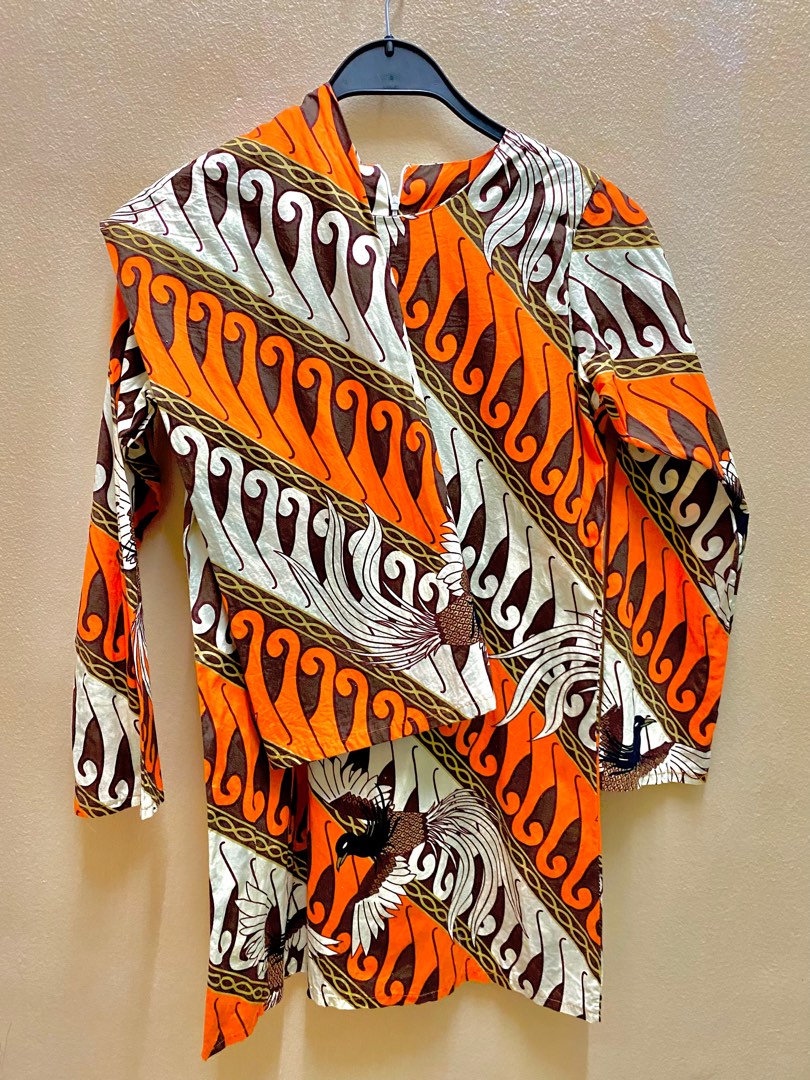 Baju kurung modern Cotton (bercorak batik), Women's Fashion, Dresses ...