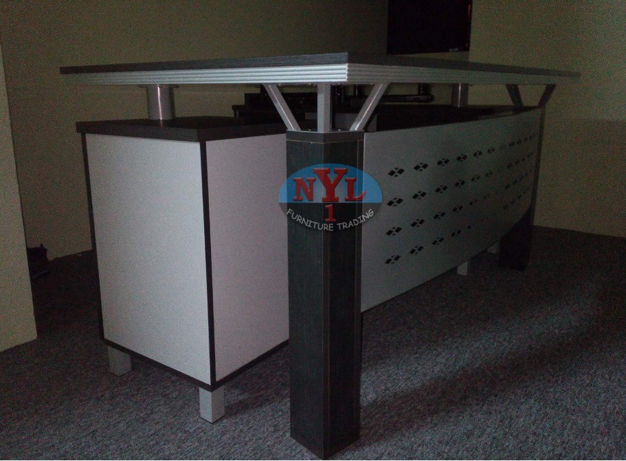 Black & White Executive Desk Office Furniture, Manager Table, Boss ...