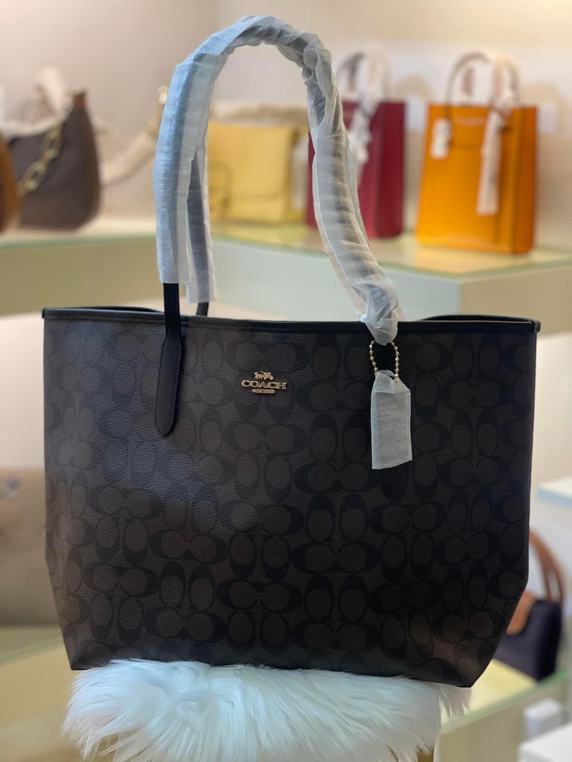 Coach Tote Bag, Women's Fashion, Bags & Wallets, Tote Bags on Carousell