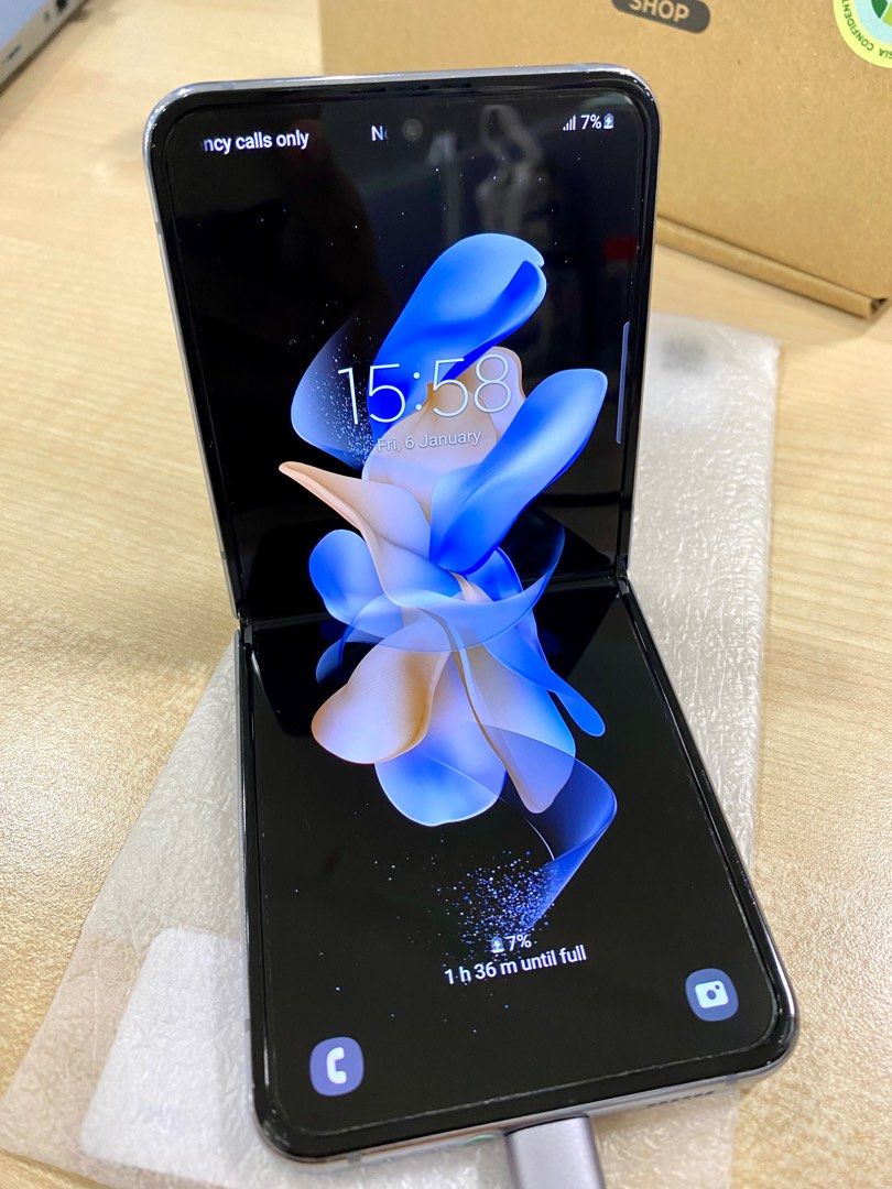 Galaxy Z Flip 4 Blue 256GB, Mobile Phones & Gadgets, Mobile Phones ...