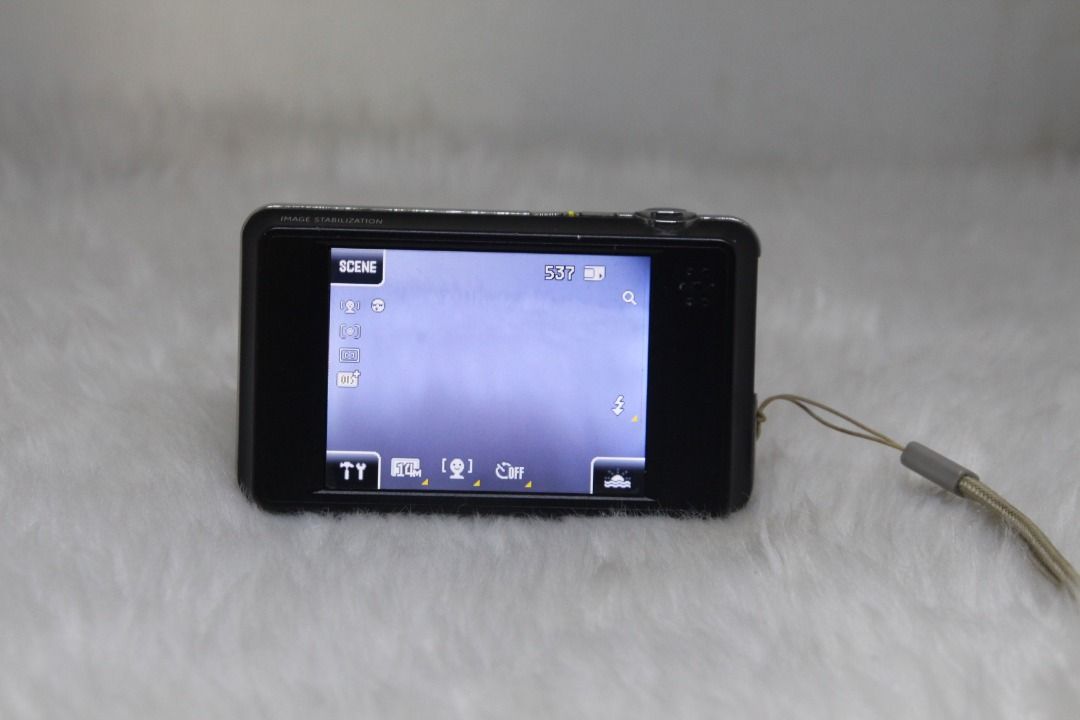 GE E1486TW 14MP Digital Camera with 8X Optical Zoom and 3.0-Inch Touch ...