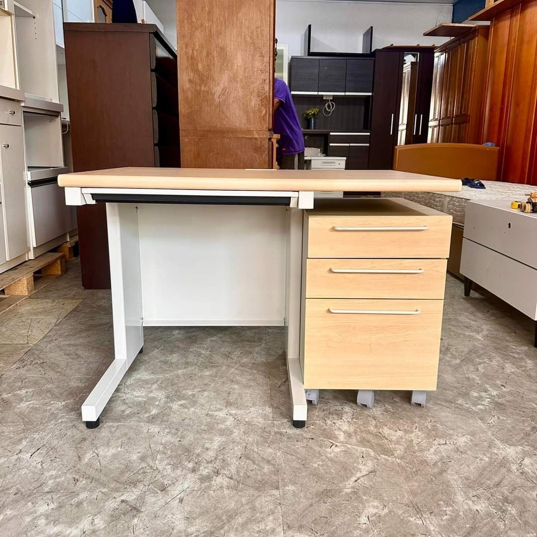 Japan Quality Study Desk or Office Table and Pedestal Drawer Set ...