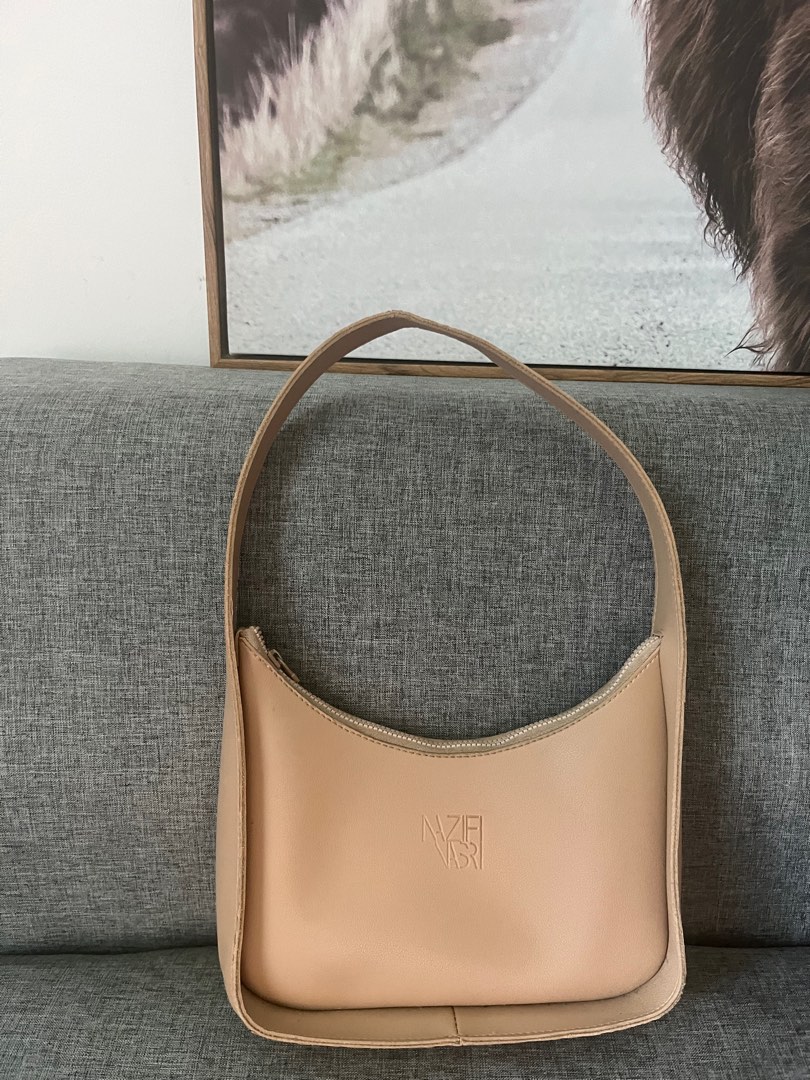 Nazifi Nasri Oked Baguette (big) in Beige, Women's Fashion, Bags ...