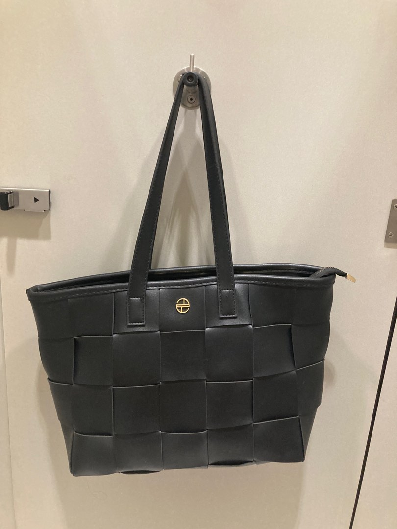 ORIGINAL ALBERTO Black Woven Leather, Women's Fashion, Bags & Wallets ...