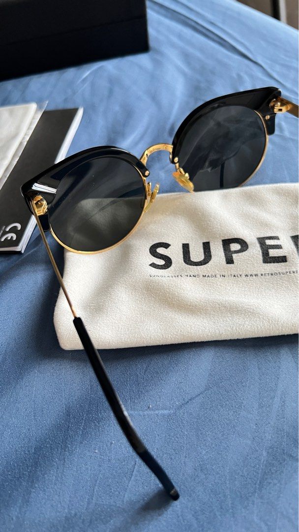 Super retro future Lucia , Photography, Cameras on Carousell