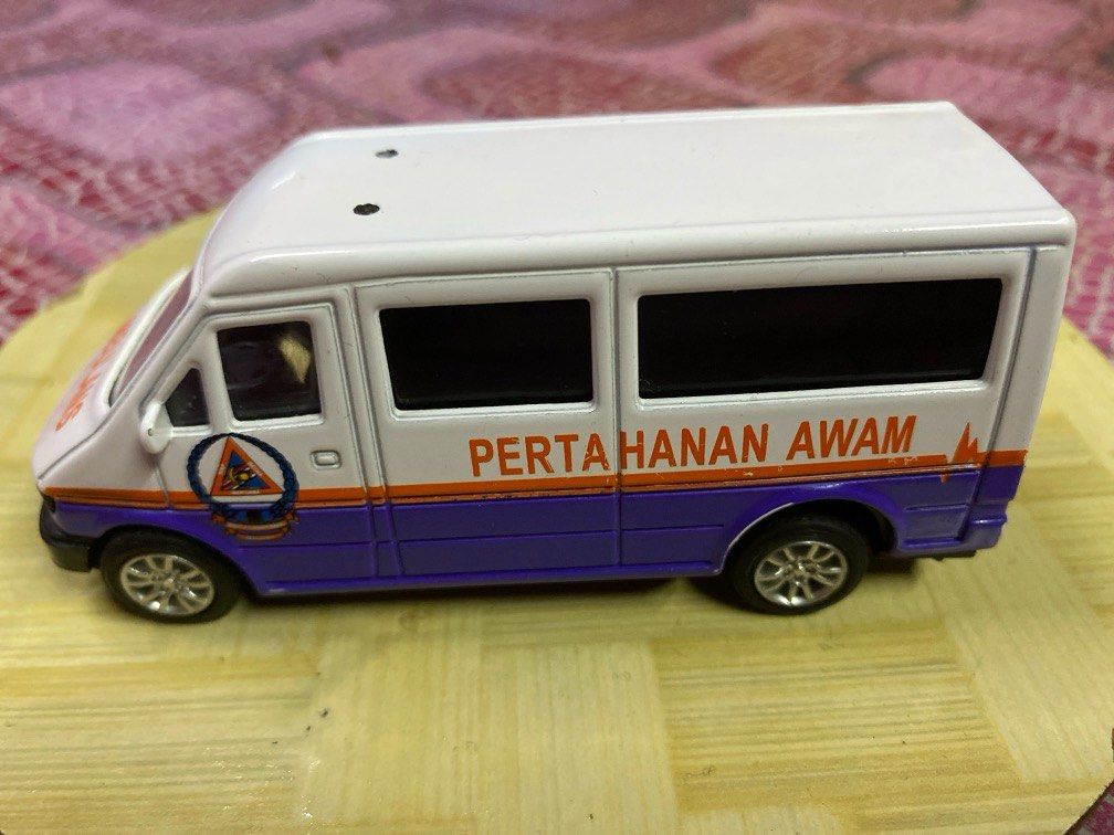 Ambulan APM Toys, Hobbies & Toys, Toys & Games on Carousell
