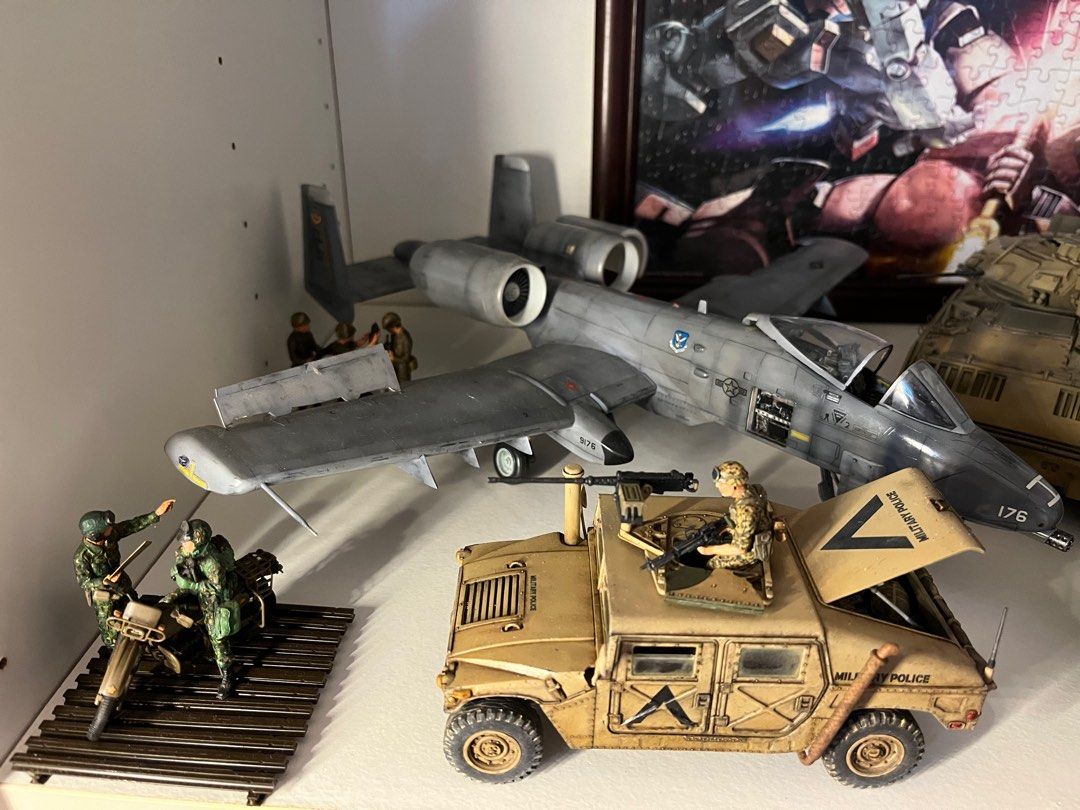 Assorted 1/35 Military Models - A-10, M2, M2A2 Bradley, M113, HUMVEE ...
