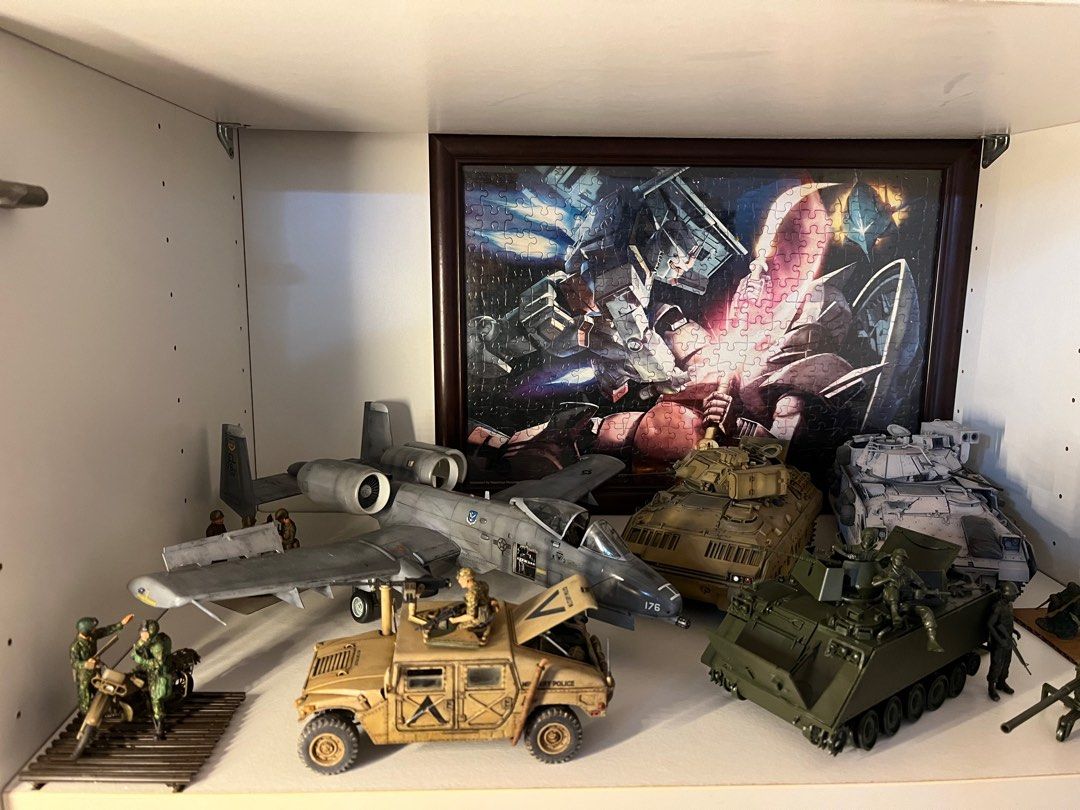 Assorted 1/35 Military Models - A-10, M2, M2A2 Bradley, M113, HUMVEE ...