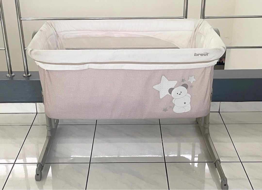 Baby Crib Bedside Made in Italy (Brevi), Bayi & Anak, Ranjang Bayi di ...