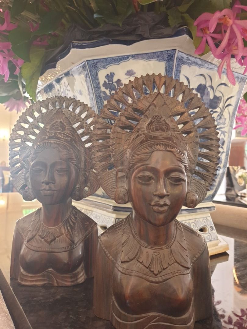 Bali wooden art Pre-war busts from the 1930s .Balinese Janger dancer ...