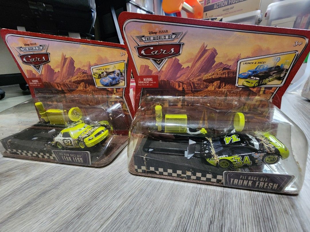 Disney Pixar Cars Pit Row Race-Off Lightning McQueen Chick Hicks King ...