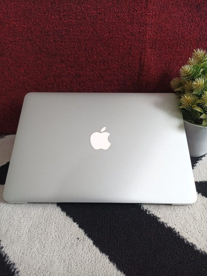 Jual MacBook murah berkualitas, cocok untuk desain, Elektronik ...