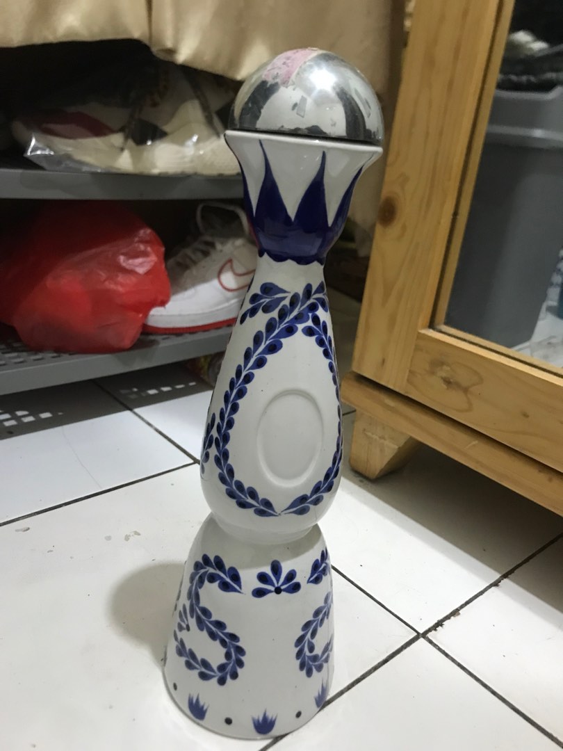Keramik Botol Tequila Clase Azul, Antik, Pajangan di Carousell