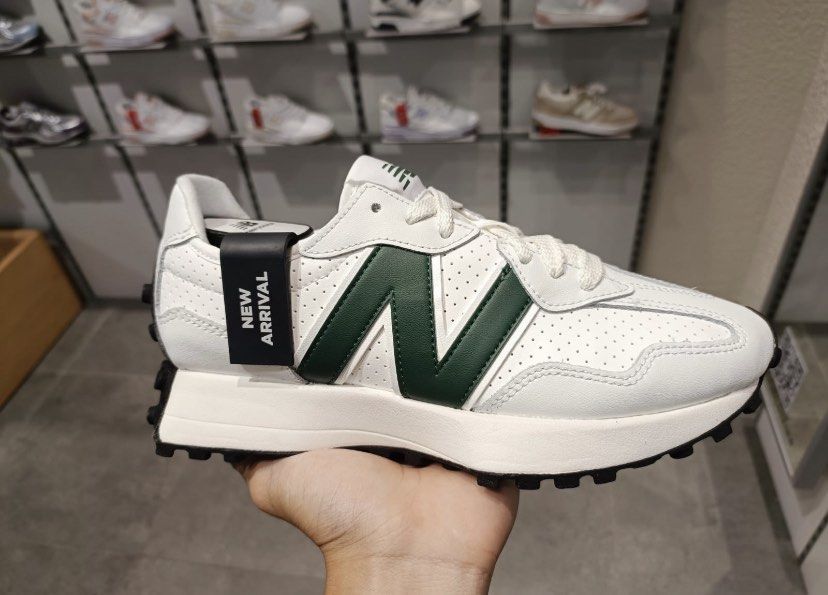 New Balance 367 (NEW), Fesyen Pria, Sepatu , Sneakers di Carousell