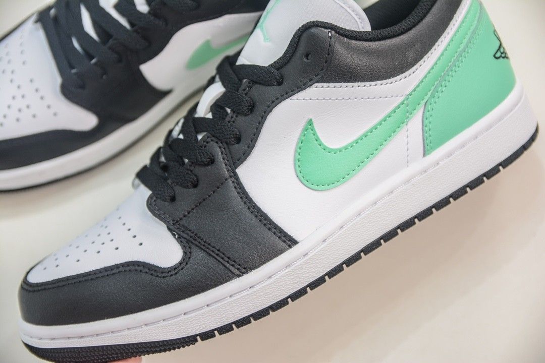 Nike Air Jordan 1 Low “Green Glow” (W)(2024) 553558-131, Luxury ...