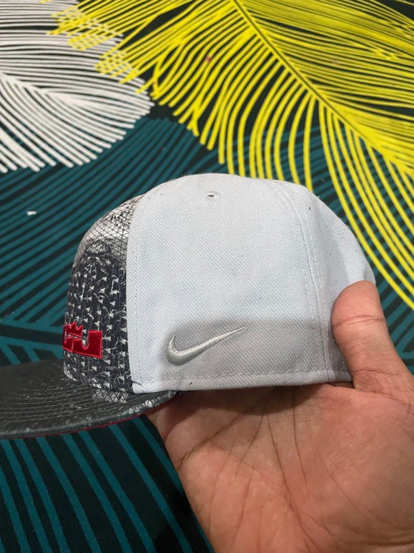 Nike Lebron James King Crown Snapback, Men's Fashion, Watches ...